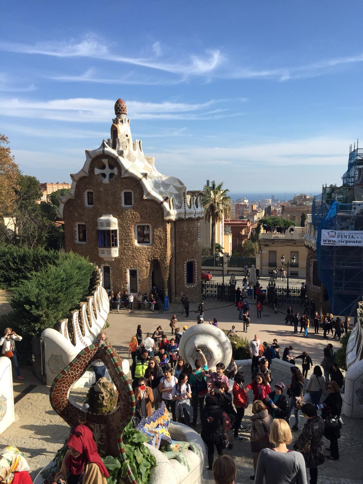 2 אטרקציות בכרטיס אחד: Park Güell + Torre Glòries